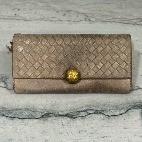 Bottega Veneta | Bags | Bottega Veneta Intrecciato Lambskin Bifold ...